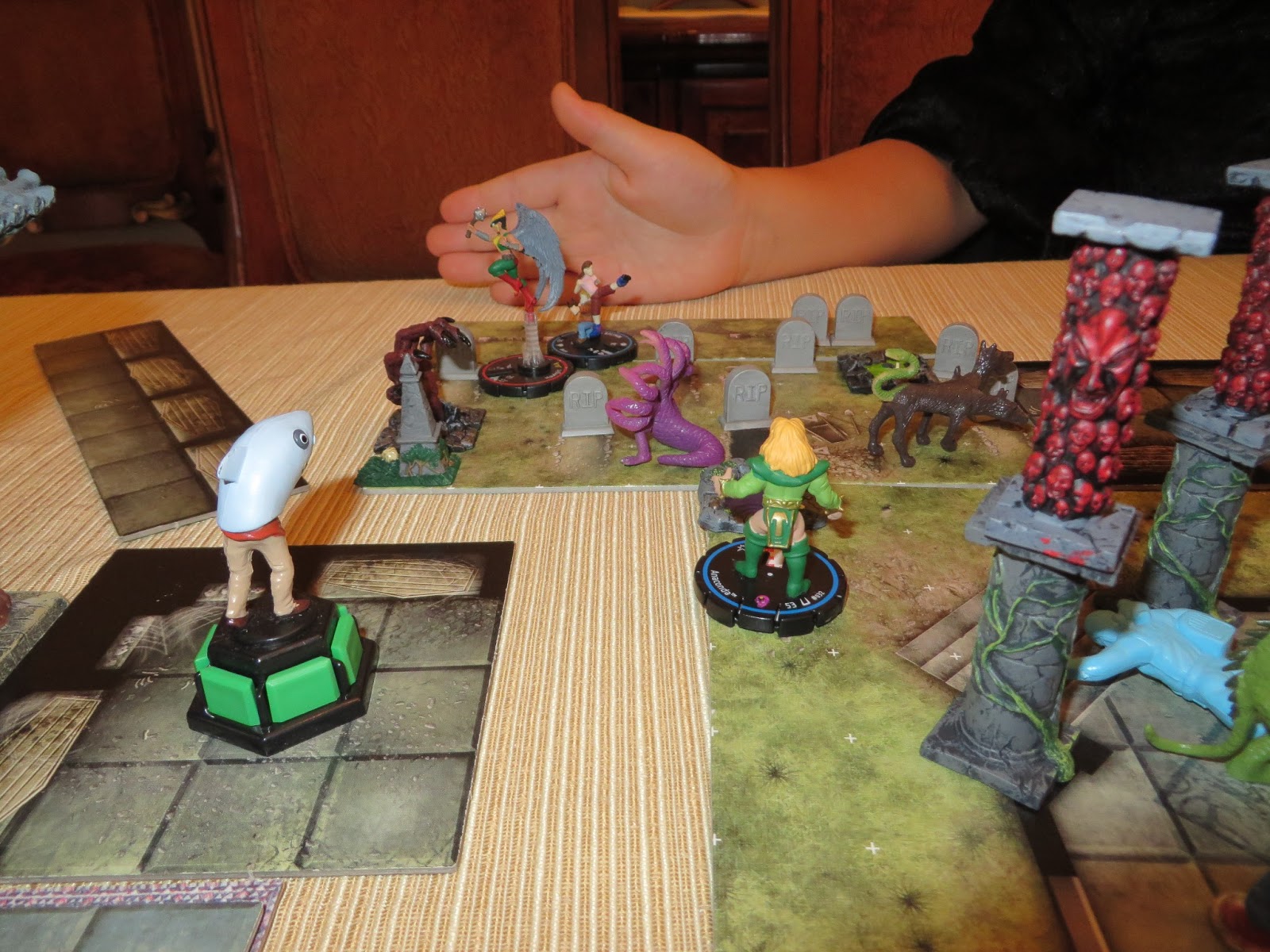 Real Minis: Playing minis with kids (D&D adventure game)