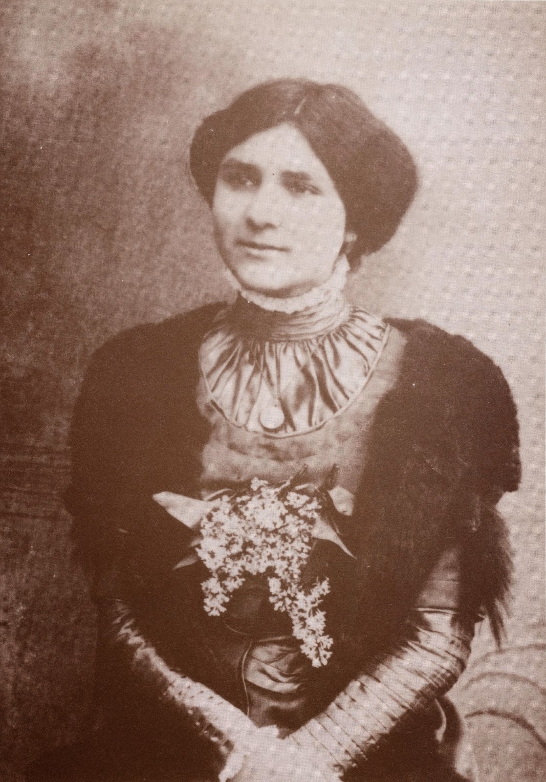 Ler Florbela Espanca ___: PASSEIE PELA GRAÇA, EM LISBOA, E CONTACTE COM ...