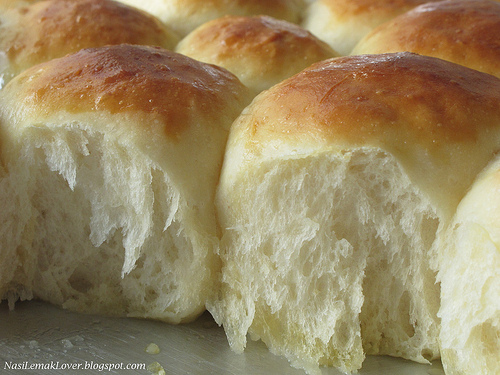 Umpan Ikan Patin Kolam: Bahan Asas Umpan Patin Kolam (Roti)