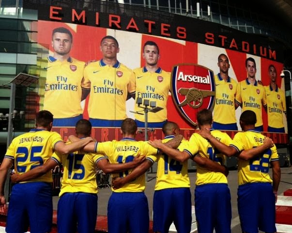 Personalizzate maglie calcio a poco prezzo: Nuovo Kit Arsenal Trasferta ...