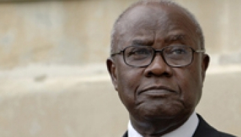 Ñun ak Ñom: La Démission du Juge Kéba Mbaye en 1993