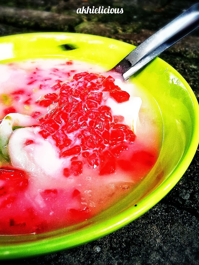 Dude It's Es Sekoteng & Siomay Boper (Bogor Permai)!