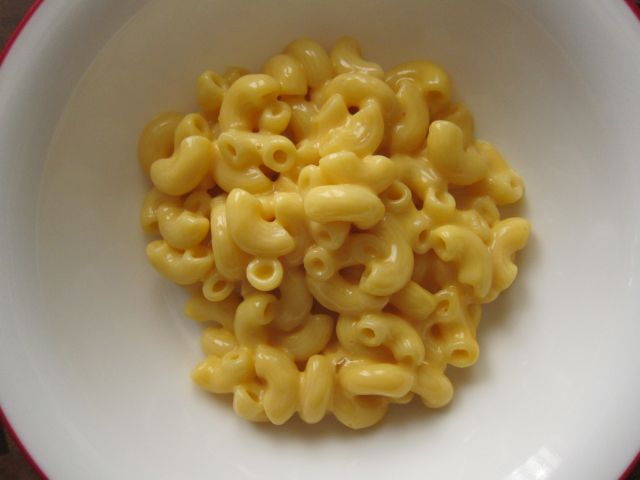 Review: Three Bridges - Creamy Cheddar Macaroni & Cheese Kit | Brand Eating