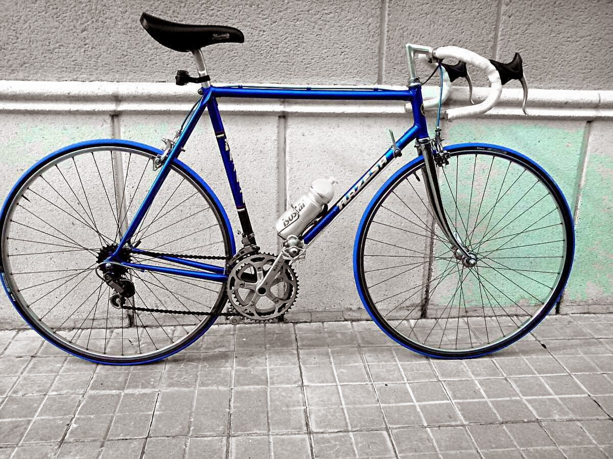 Aventurasenunabiciplegable: Rafa Jones en busca de la Razesa perdida