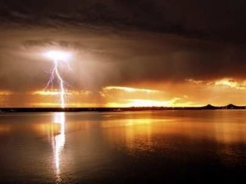 Biblioteca Digital de Chichiriviche-Falcón: El Imponente Relampago del ...