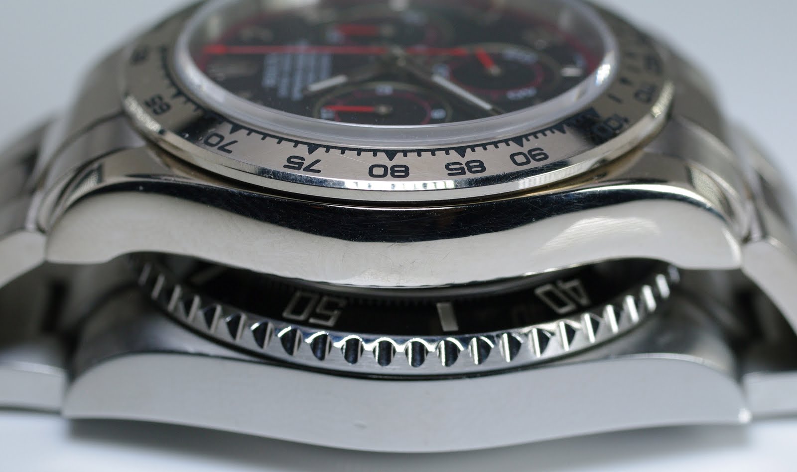 Rolex Submariner Date vs Cosmograph Daytona Model Comparison - Rob's ...