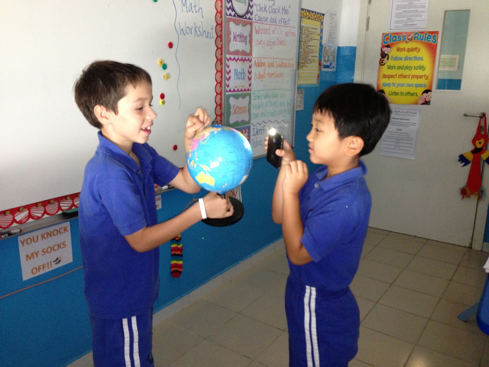 Teaching with Style: Learning about what causes day and night/ Science