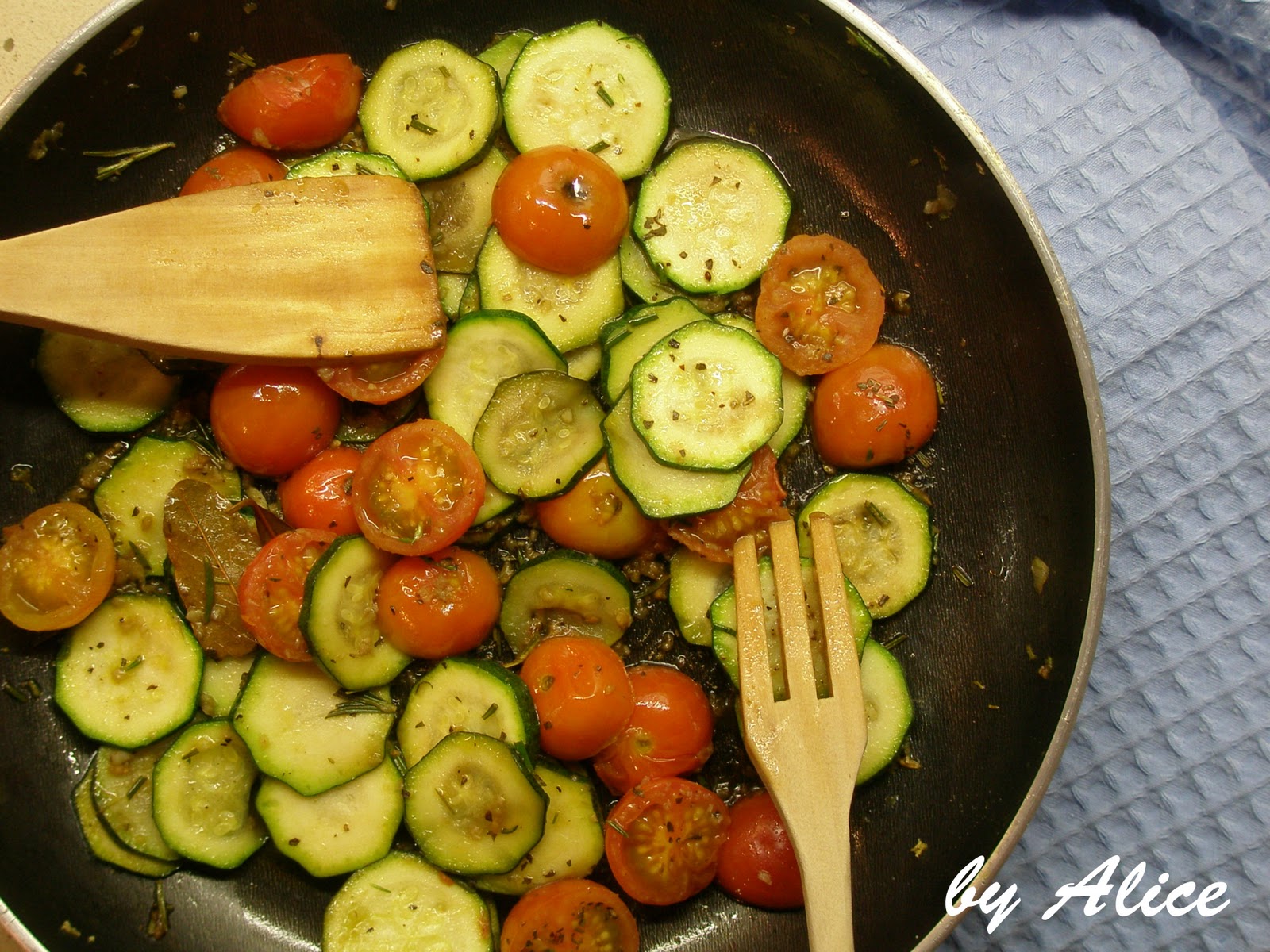 Cabaz da Horta RECEITAS: Courgettes à Provençal