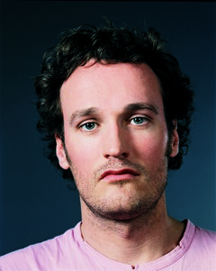 Ring the bell & Run like hell: James Mollison et les fans de