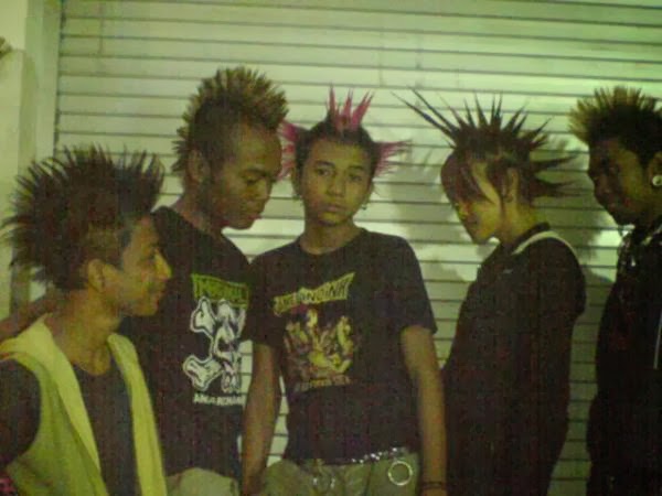 PUNK STREET MALANG: FOTO-FOTO ANAK PUNK