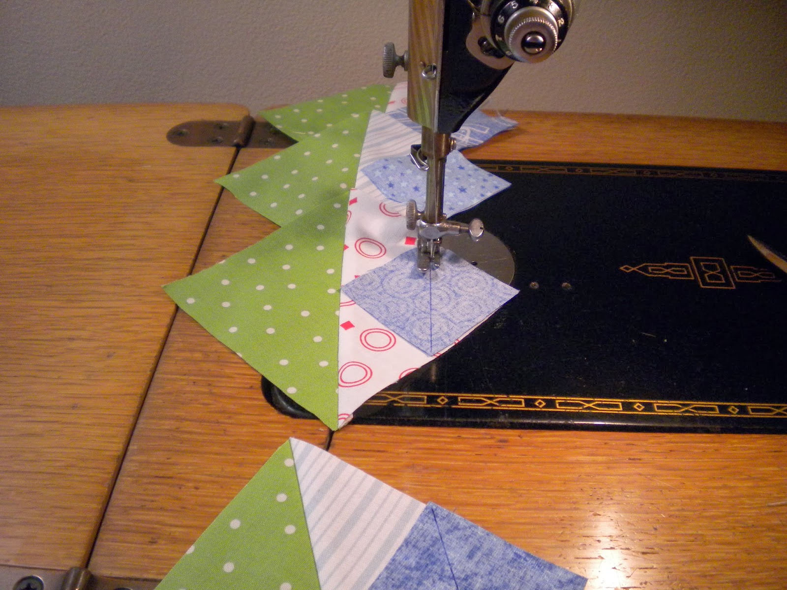 Piece n Quilt: Easy Castle Wall Block