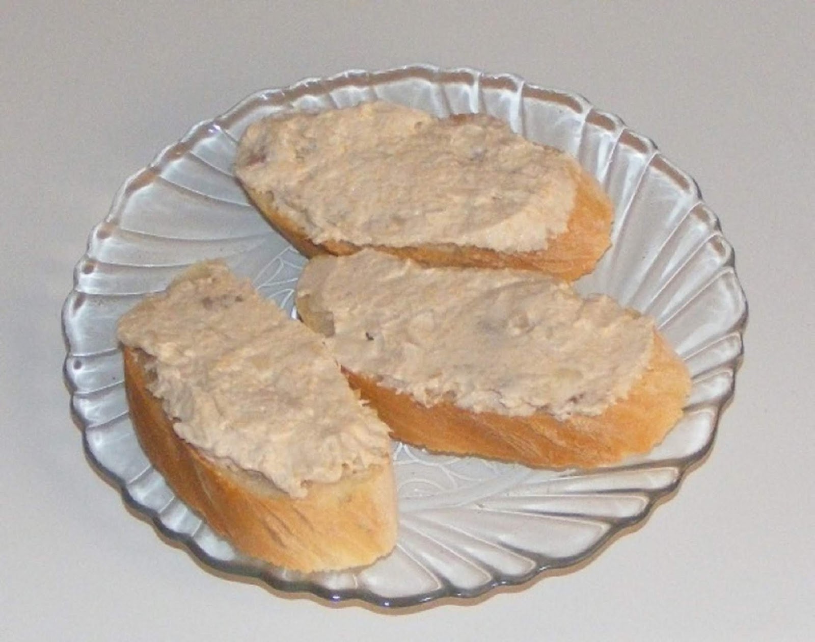 Salata de icre cu peste afumat | Preparatedevis.ro