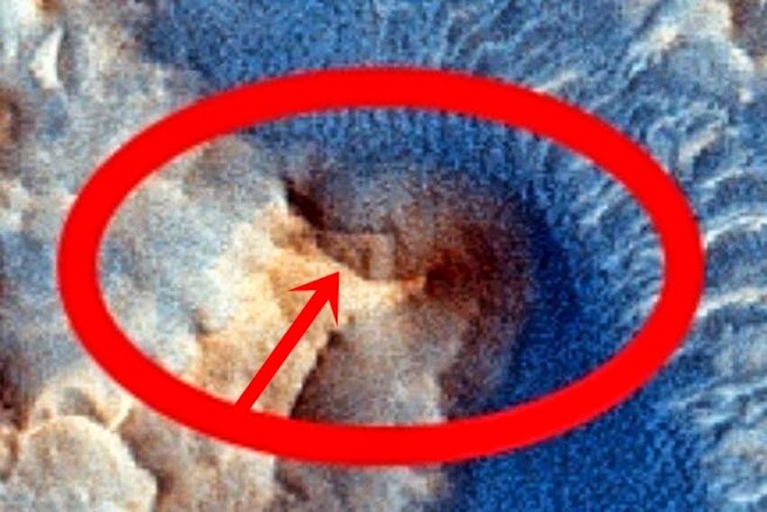 HIRISE Photo Reveals Ancient Building On Mars