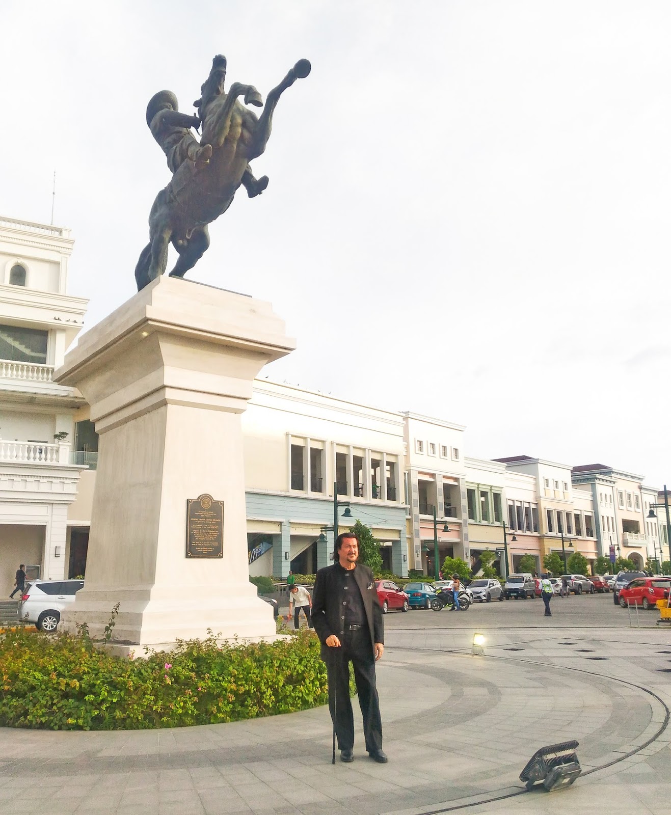 The iconic Delgado monument in Iloilo Business Park