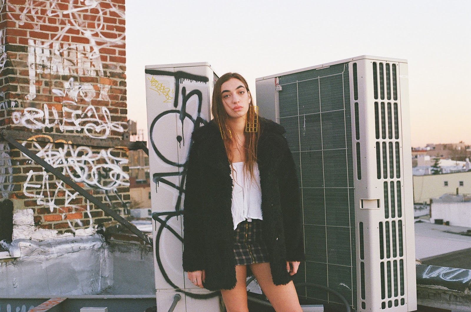 NIN3 GIRLS: NIN3 + Caitlan Hickey & Maddie C.