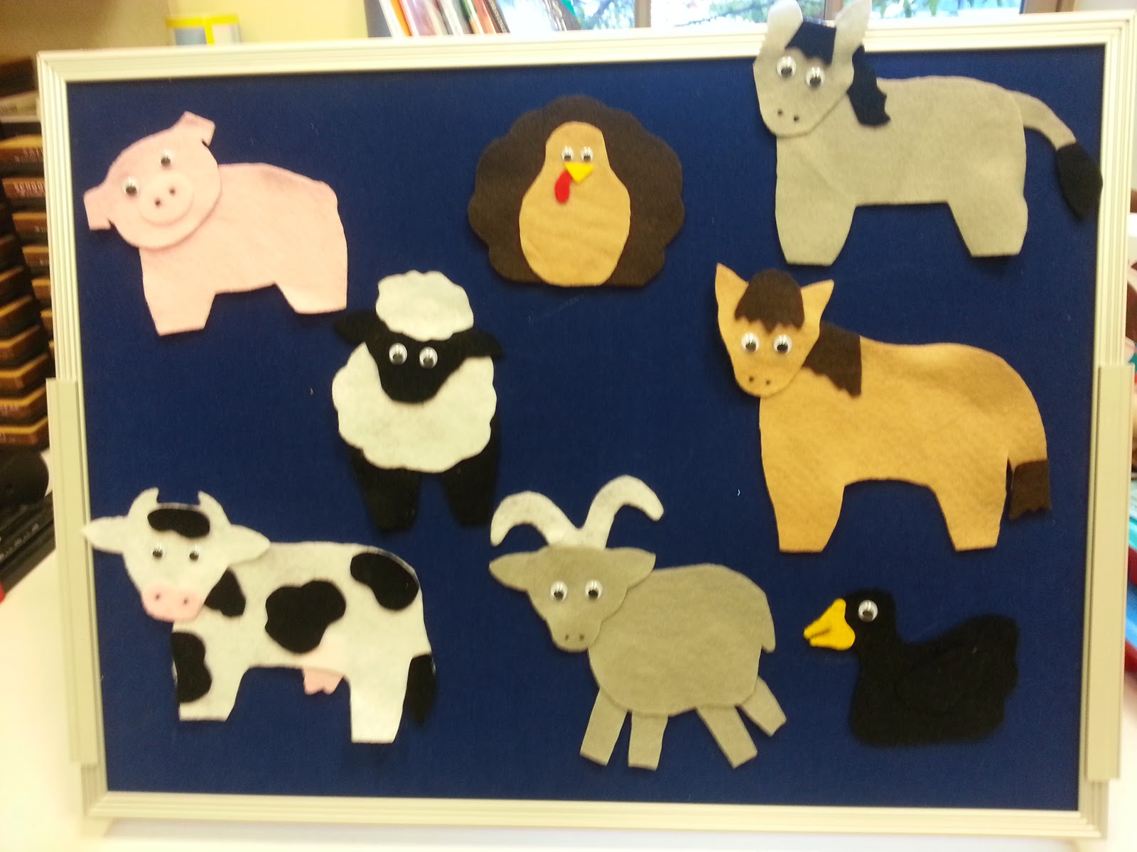 Literary Commentary: Flannel Friday: Ten Red Apples by Pat Hutchins