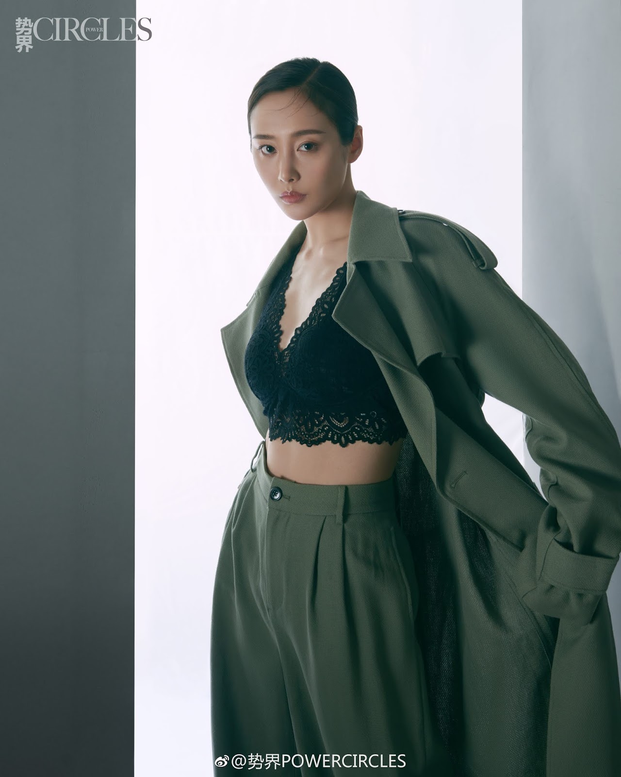 China Entertainment News: Li Chun poses for photo shoot