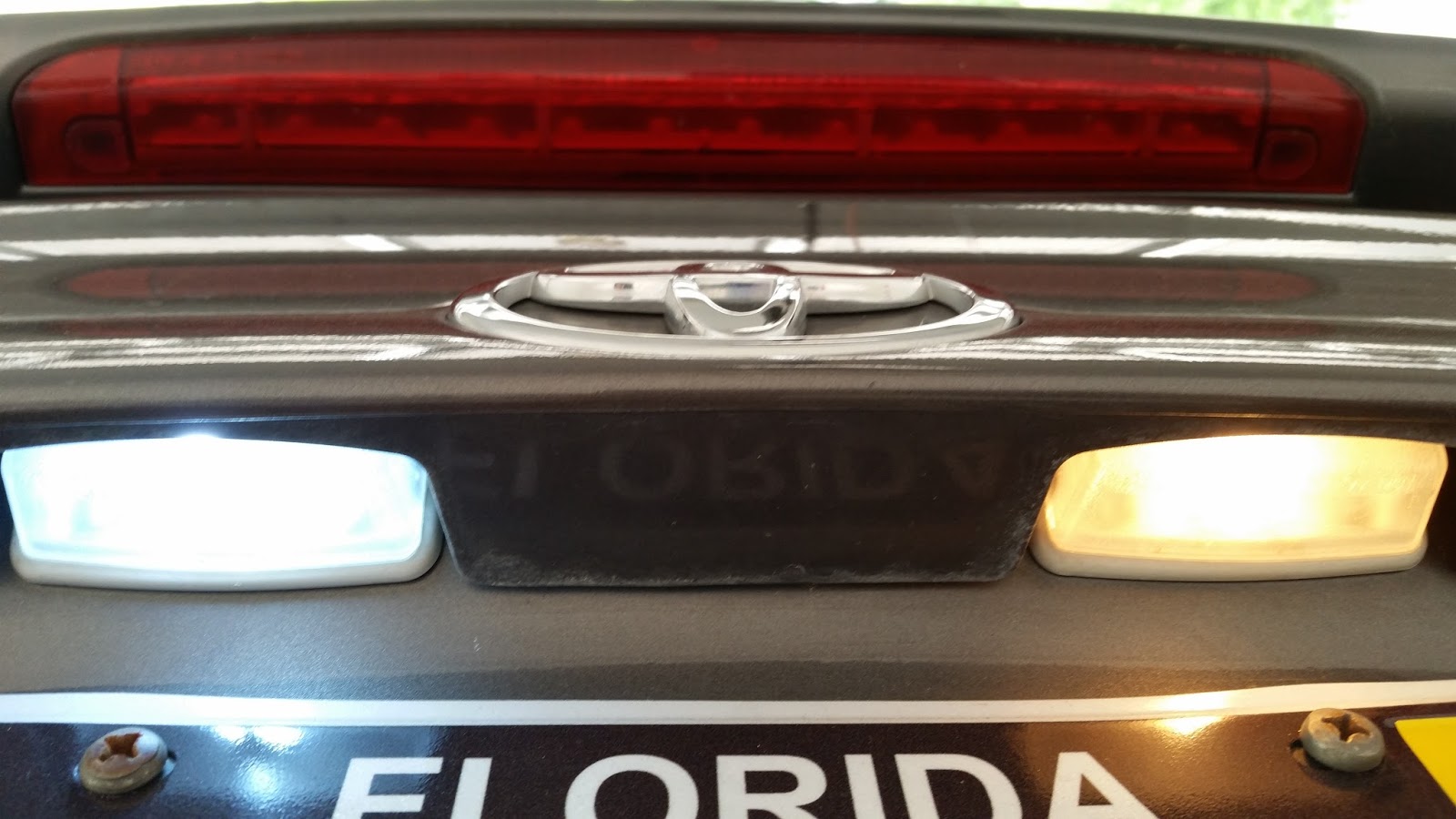 Corolla DIY: DIY Tag Light Replacement Bulb to LED on a 9th gen Corolla
