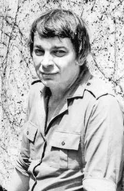 Biografie NICHITA STANESCU si un scurt Interviu de Arhiva cu poetul ...