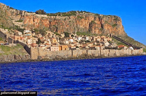 Pelik! Bandar Ini 'Tersembunyi' di Sebalik Bukit Batu. - Gaban Comel