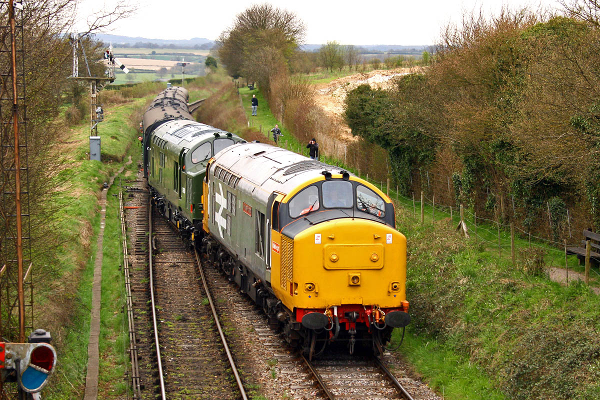 47s and other Classic Power at Southampton: Watercress Line Diesel Gala ...