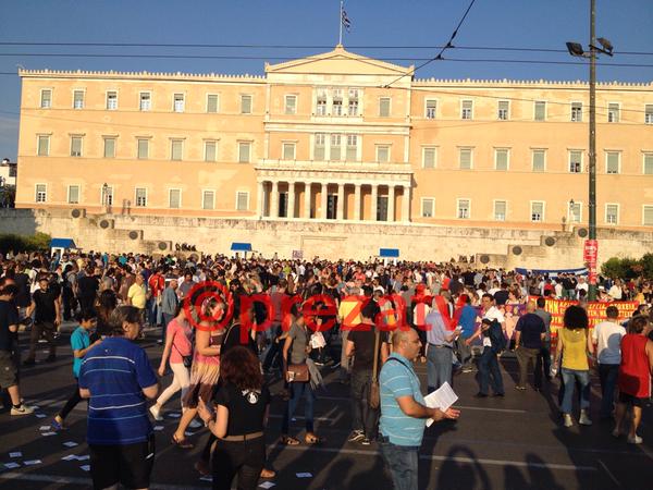 ΠΡΕΖΑ TV ©: ΦΩΤΟΓΡΑΦΙΕΣ ΑΠΟ ΤΗ ΣΥΓΚΕΝΤΡΩΣΗ ΣΤΟ ΣΥΝΤΑΓΜΑ ΥΠΕ Ρ ΤΟΥ "ΟΧΙ ...