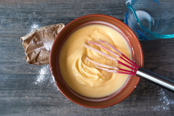 HOW TO MAKE YOUR OWN CUSTARD POWDER