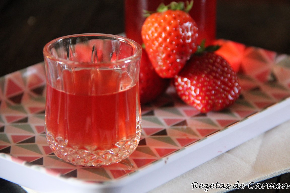 rezetas de carmen: Licor de fresas