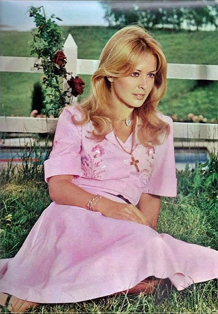 FOTONOVELAS / FOTOROMANZI: ♥ MICHELA ROC ♥