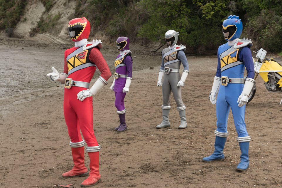 Henshin Grid: Power Rangers Dino Supercharge - Gone Fishin - Episode Review
