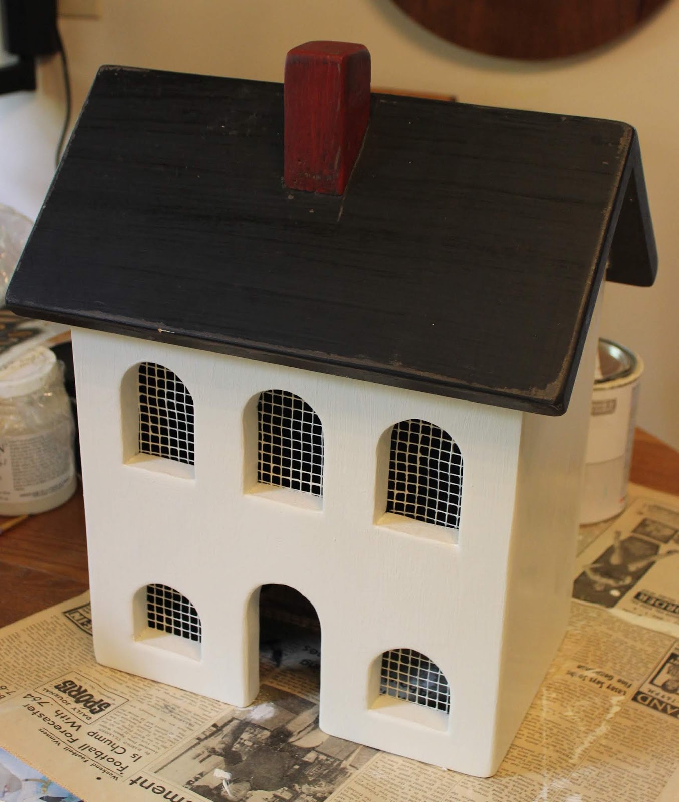 Garage Sale Primitive Salt Box House Gets a Farmhouse Makeover ...