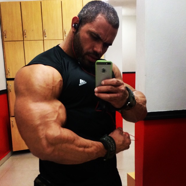 Muscle Lover: Puerto Rican bodybuilder Alexis Rivera Rolon