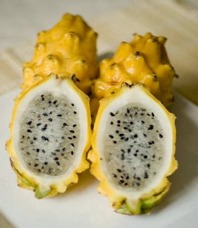 Manfaat Buah Naga Merah, Putih, Hitam dan Kuning - Manfaat Buah-Buahan