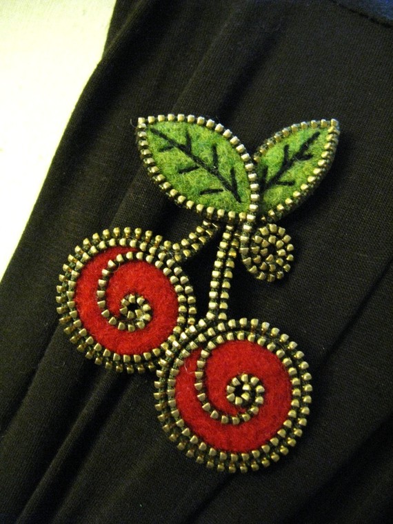 Whimsical Zipper Brooches by Woolly Fabulous / The Beading Gem