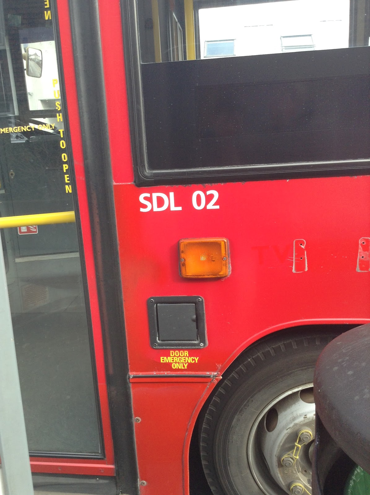 London Bus Scene: Routes 560 and 518