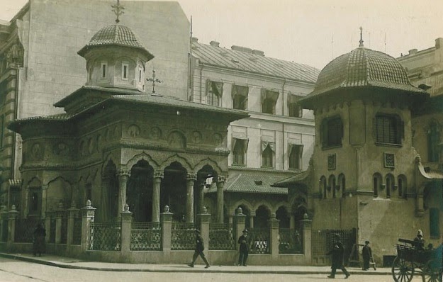 Turist în București: Strada Stavropoleos - Centrul Vechi - Bucuresti