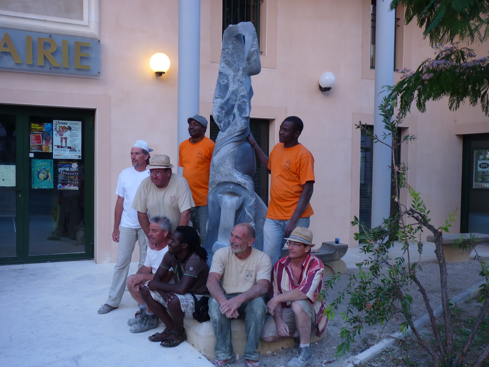 Jean-Pierre Thein: Sculpture sur la démocratie à JUNAS