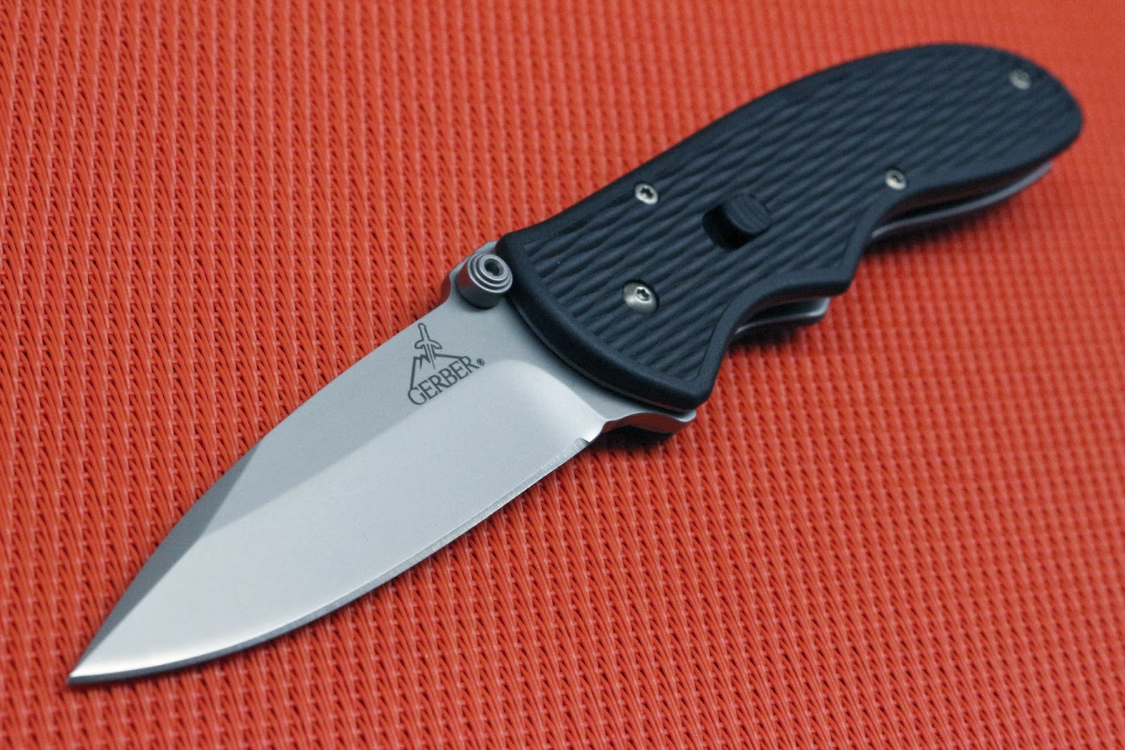 ARMAS BLANCAS 66: - GERBER FAST DRAW 7162