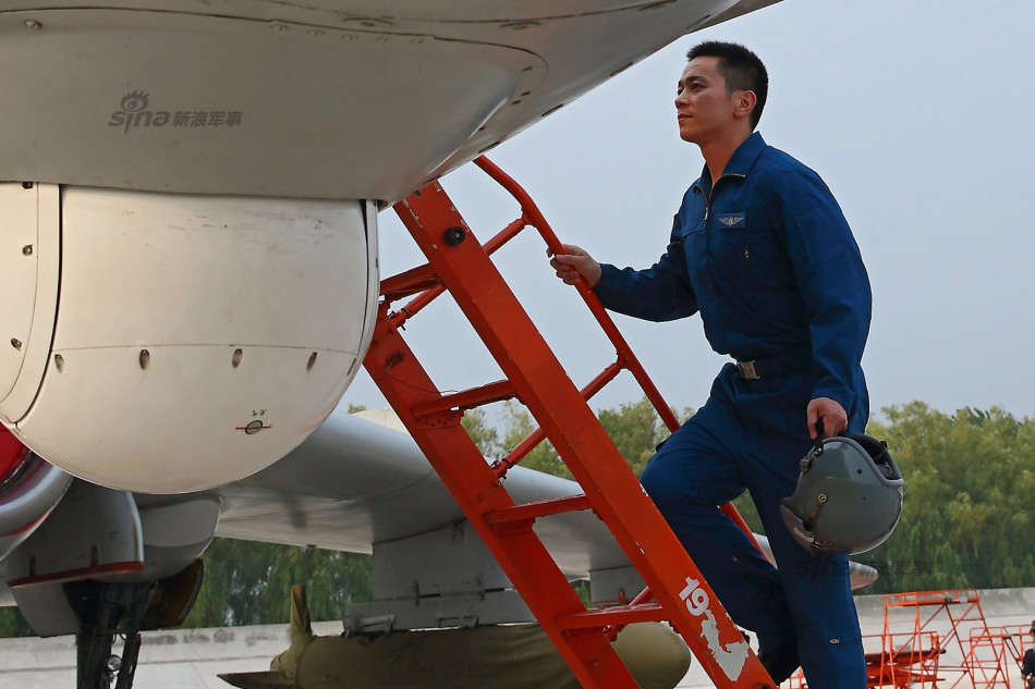 Asian Defence News: PLAAF parade training for young pilots
