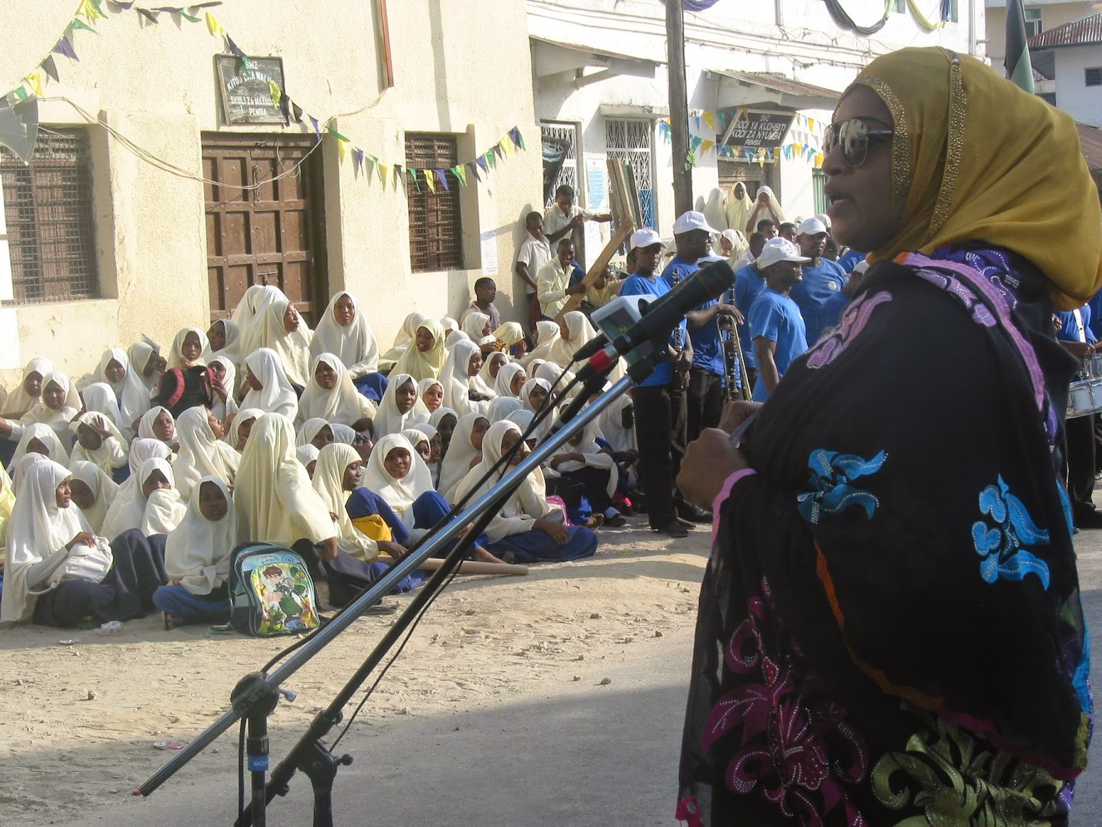 Balozi Seif aweka jiwe la Msingi Maktaba Kuu , Chakechake ~ SECOND VICE ...