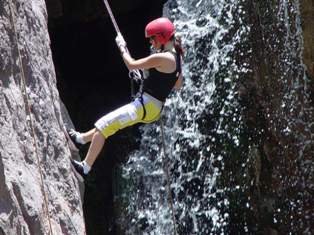 TURISMO DE AVENTURA "DESCENSO EN RAPEL"