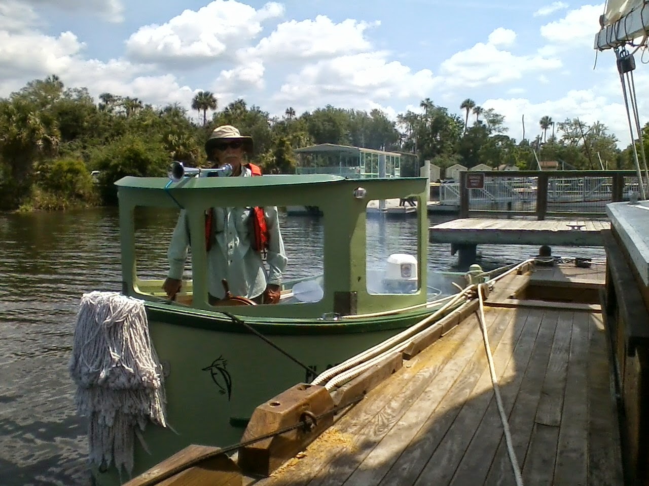 Hobbes Hobbles to Florida: Barge Sailing (Crystal River)