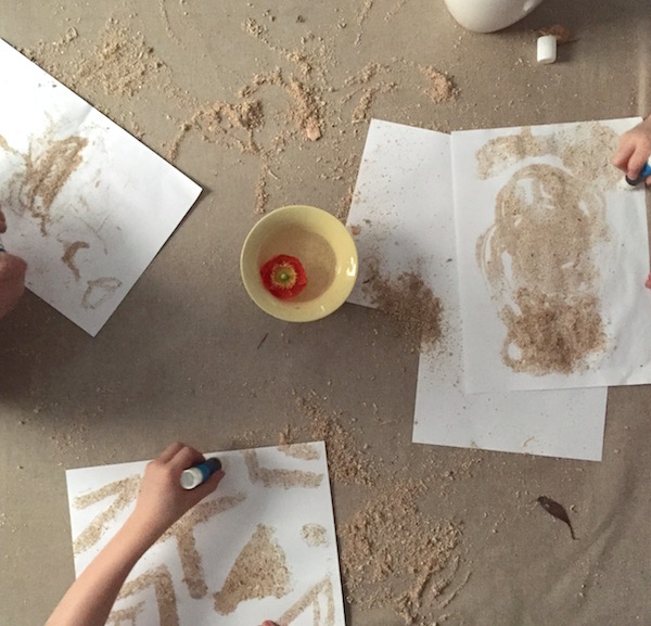 THE INDIGO CREW | Creative living with kids: SAWDUST ART