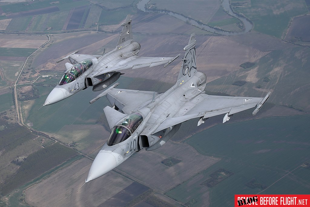 MEET HUNGARIAN GRIPENS AT 15,000 FEET - Blog Before Flight - Aerospace ...