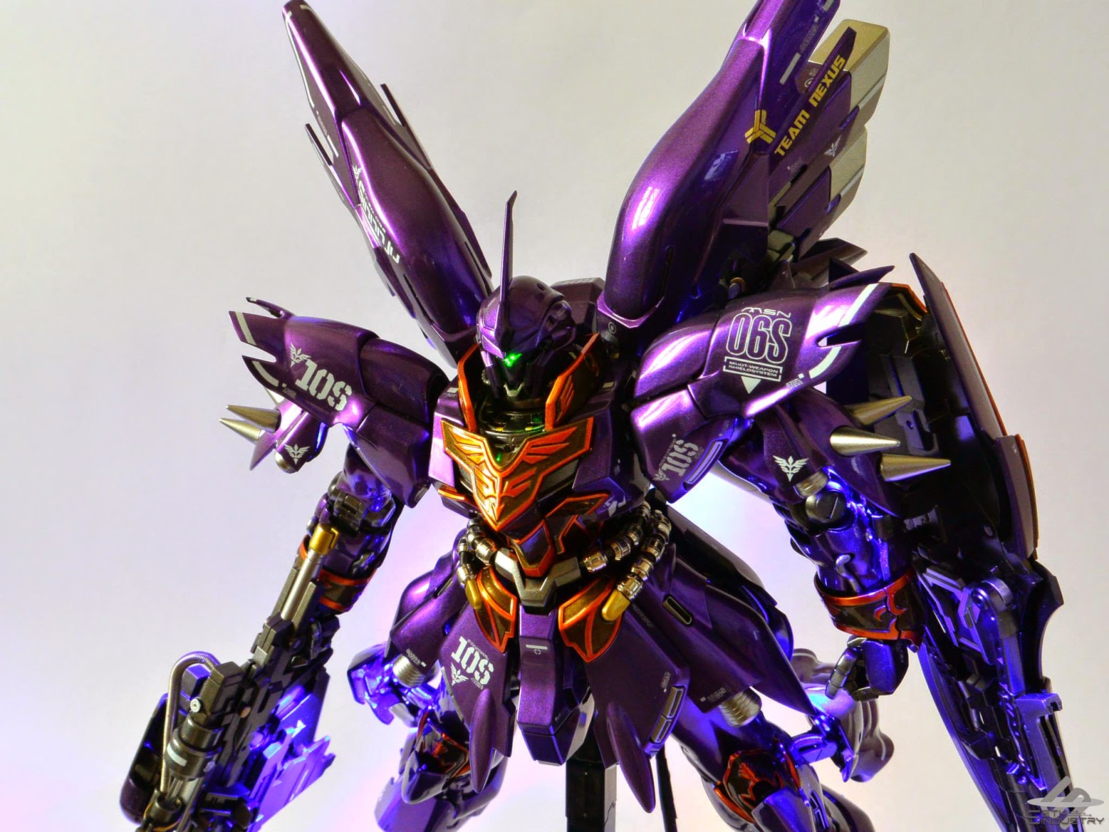 Custom Build: MG 1/100 MSN-06S Sinanju "Hybrid" + Full LED