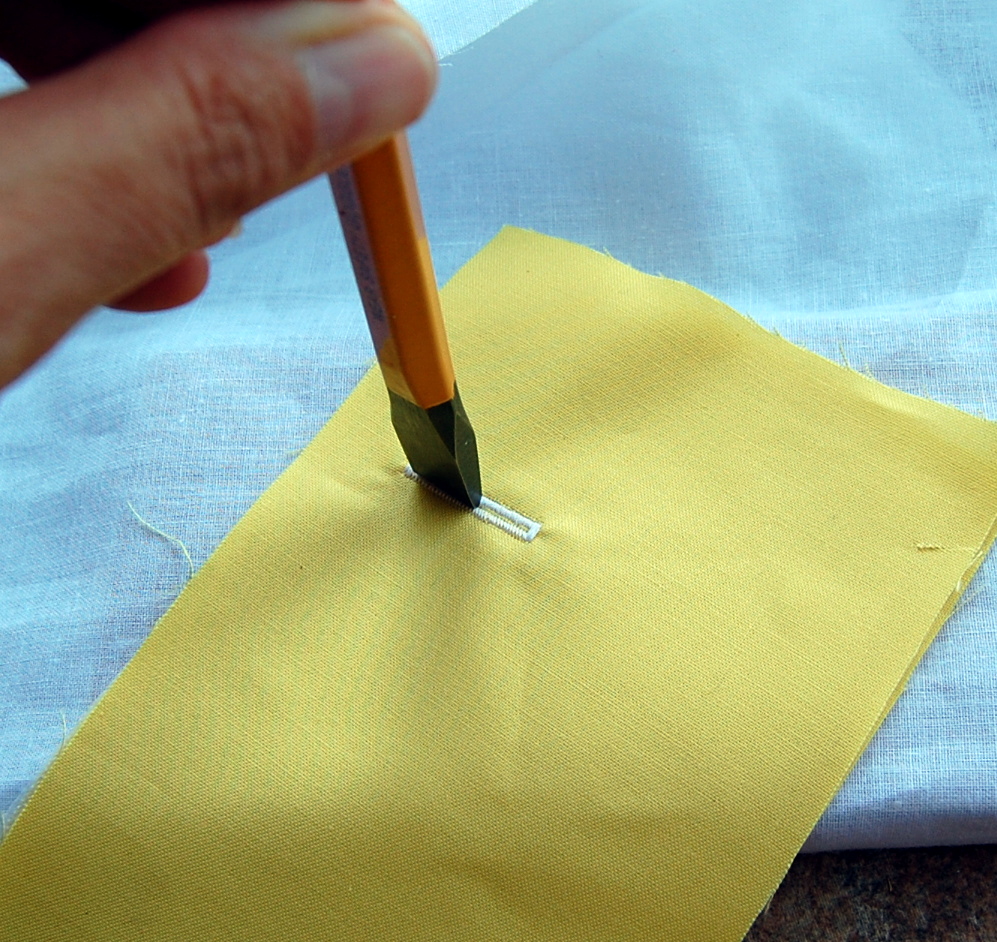 Buttonhole Cutting Trick - Because I'm Me