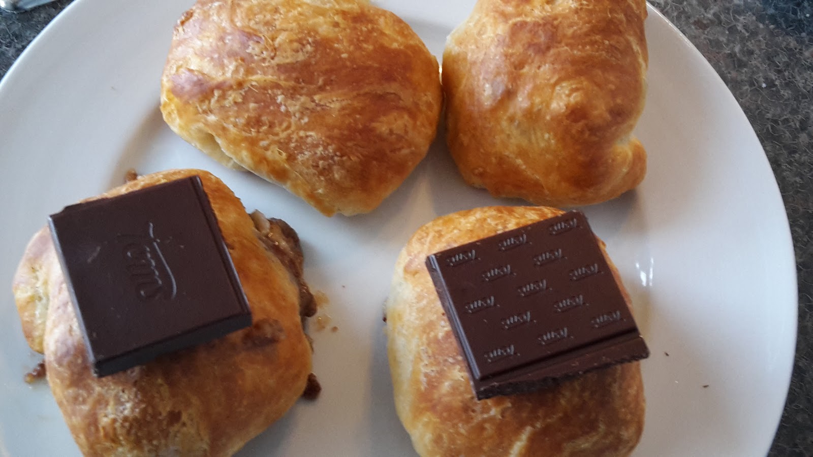 Hvad skal vi bage?: Fastelavn er mit navn, boller skal vi bage :-)