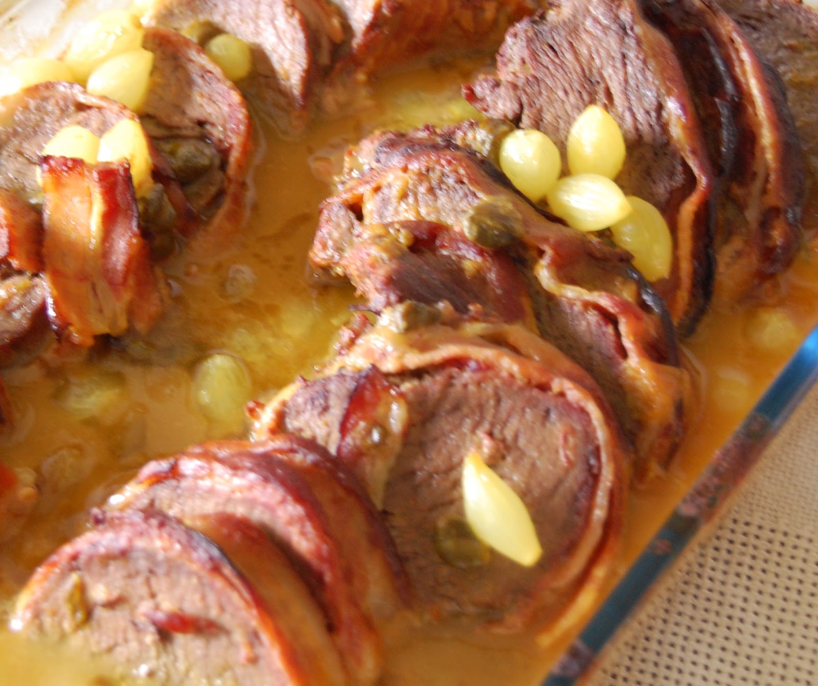 Chef Adriana Avelar: Filé mignon em bacon ao molho de mostarda e cebolinhas