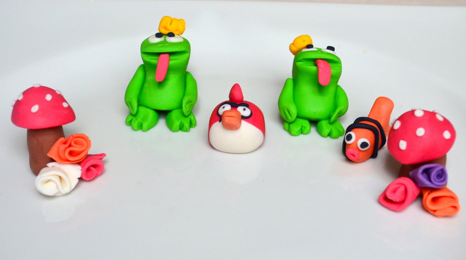 Vanilla Pastry: Fondant Cartoon Characters