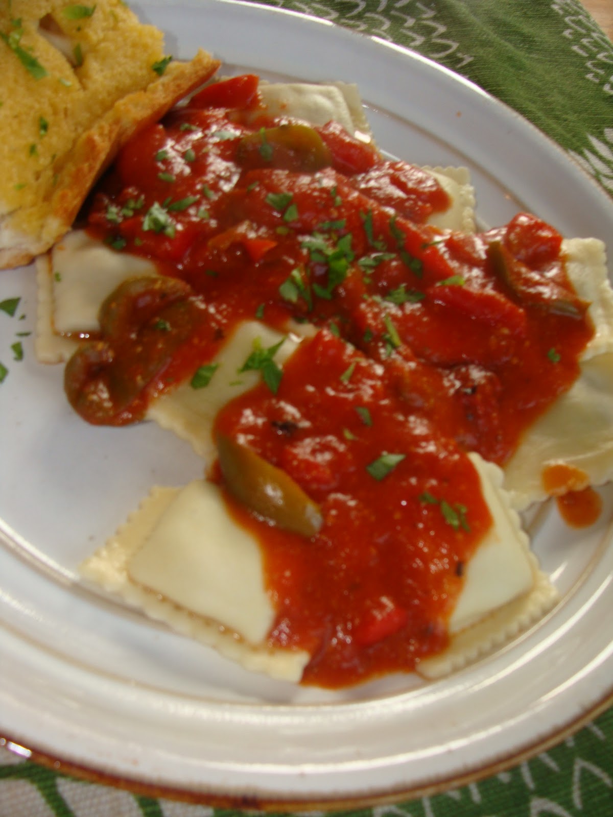 Just Cooking: Slow-Cooker Roasted Sweet Pepper Red Sauce over Meat ...